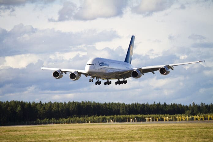 Why Clapping When a Plane Lands Is Actually a Bad Idea